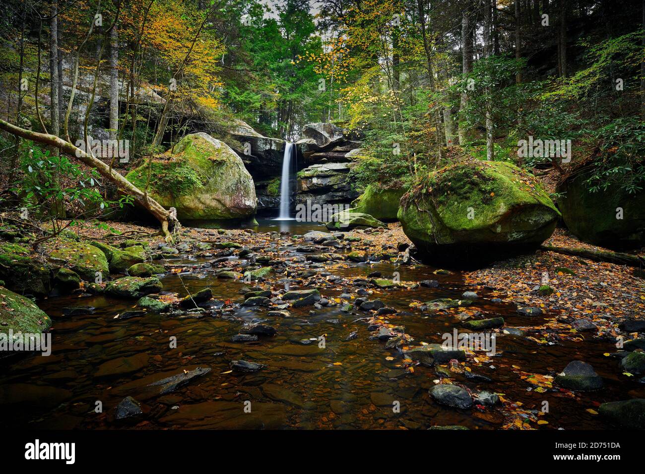 Rock fall protection hi-res stock photography and images - Alamy