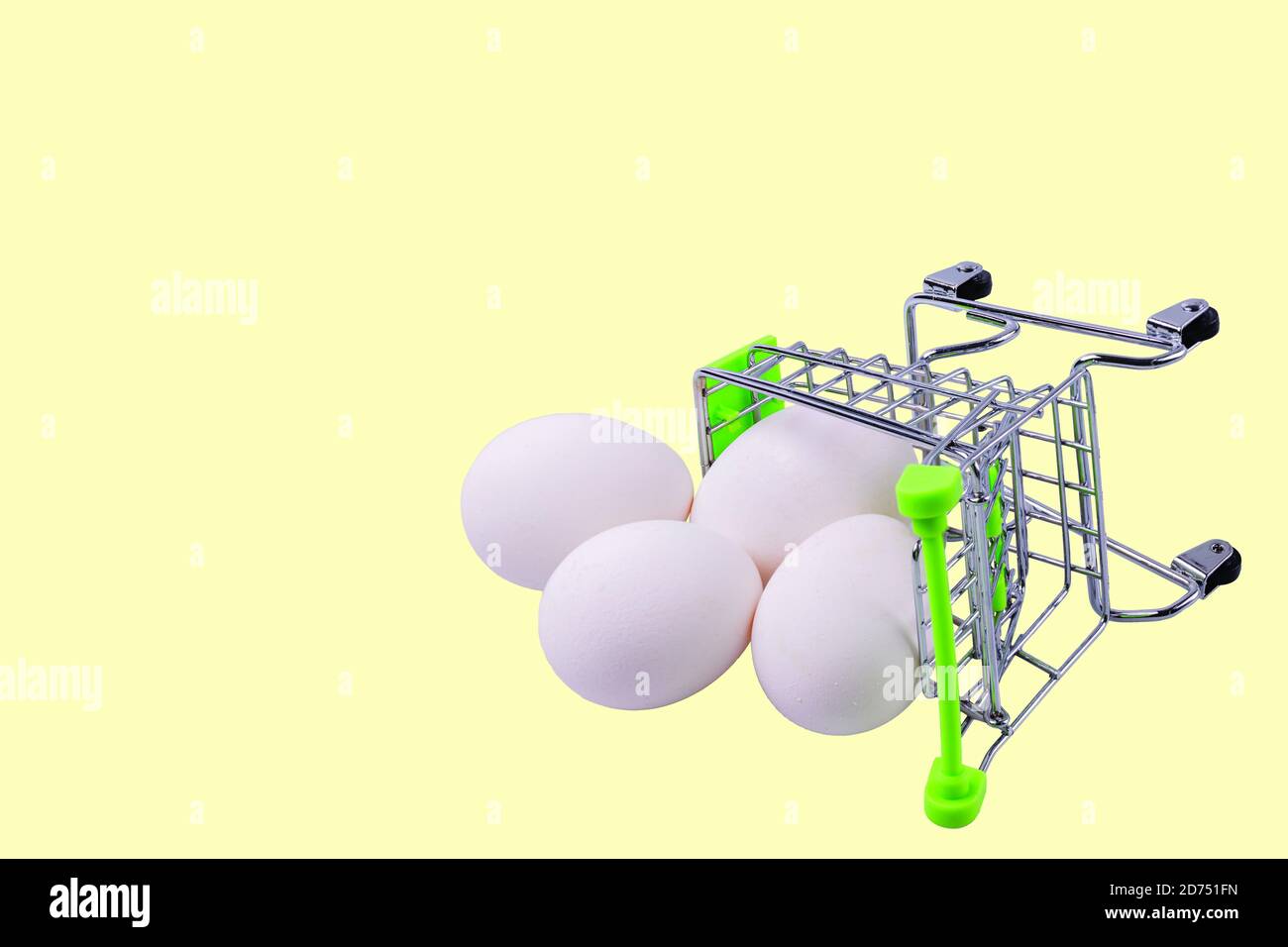 Shopping trolley fresh chicken hi-res stock photography and images - Alamy