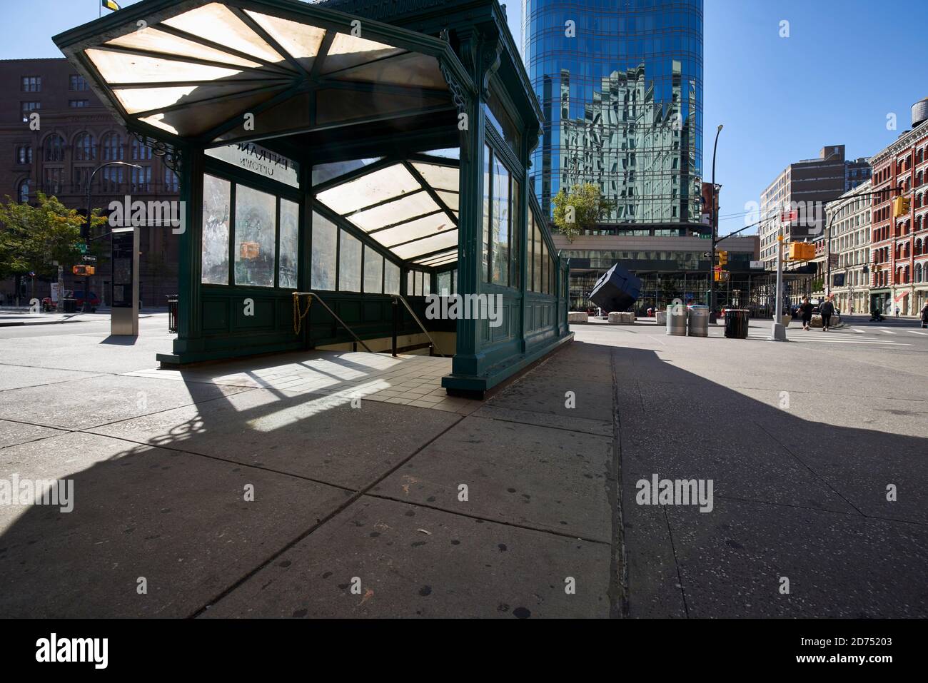Subway entrance in new york hi-res stock photography and images - Alamy