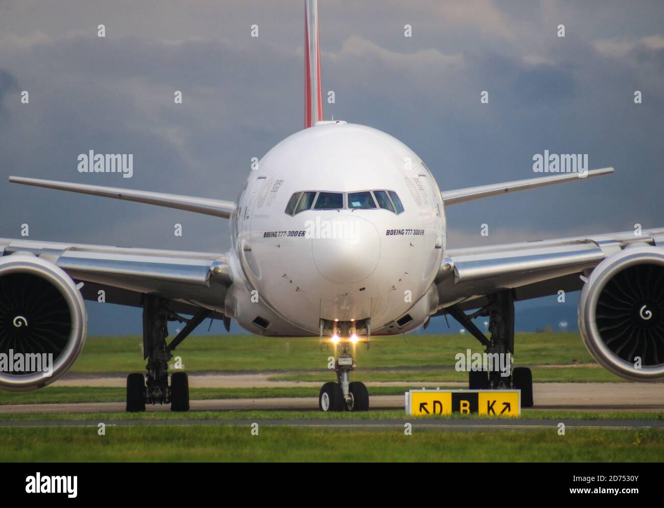 777 300er front hi-res stock photography and images - Alamy