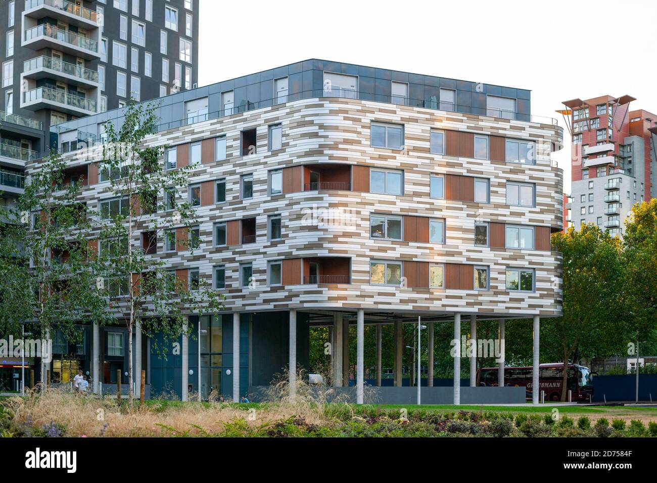 Flats london hi-res stock photography and images - Alamy