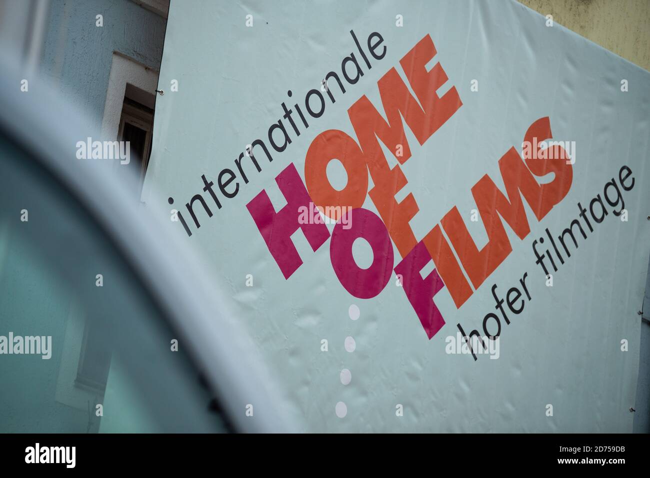 Hof, Germany. 20th Oct, 2020. On a poster the lettering "internationale ...