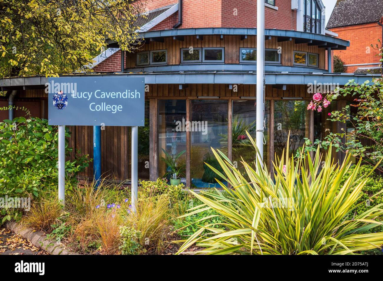 Lucy Cavendish College, University of Cambridge, Cambridge UK. Founded 1965 as a women only ...