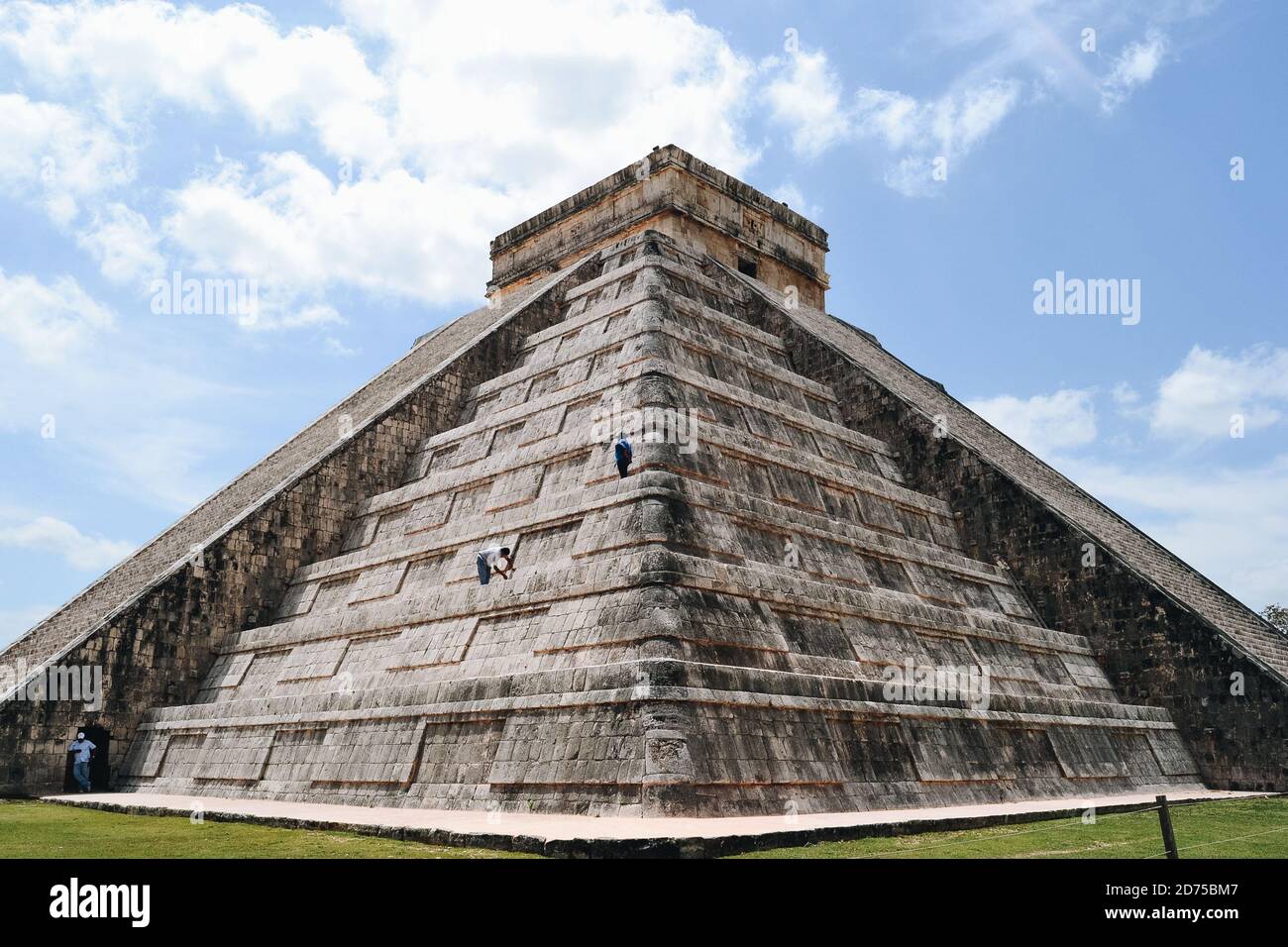 Chichen Itza pyramid Stock Photo - Alamy