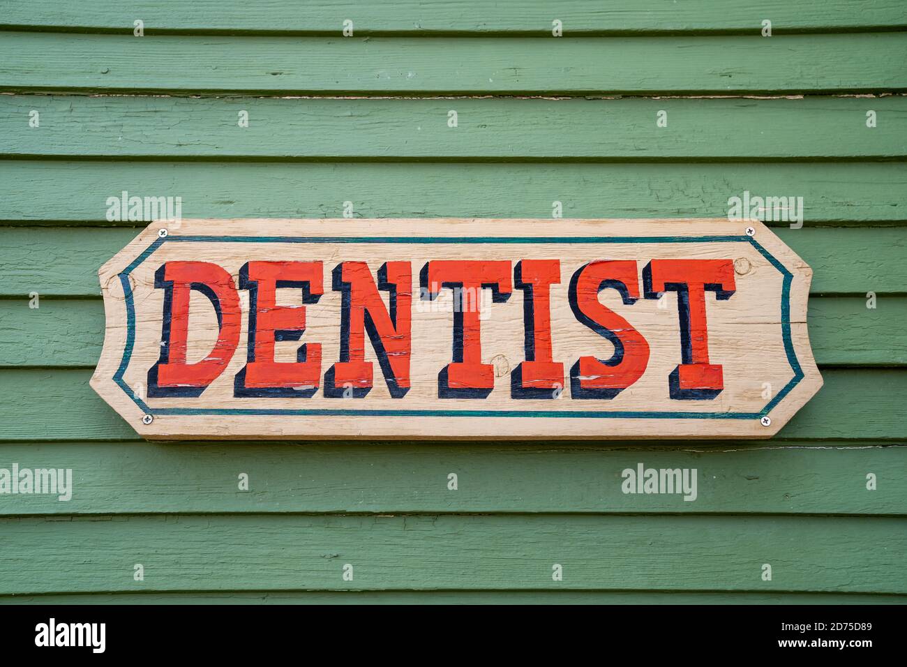Old fashioned retro and vintage sign for a Dentist office Stock Photo ...