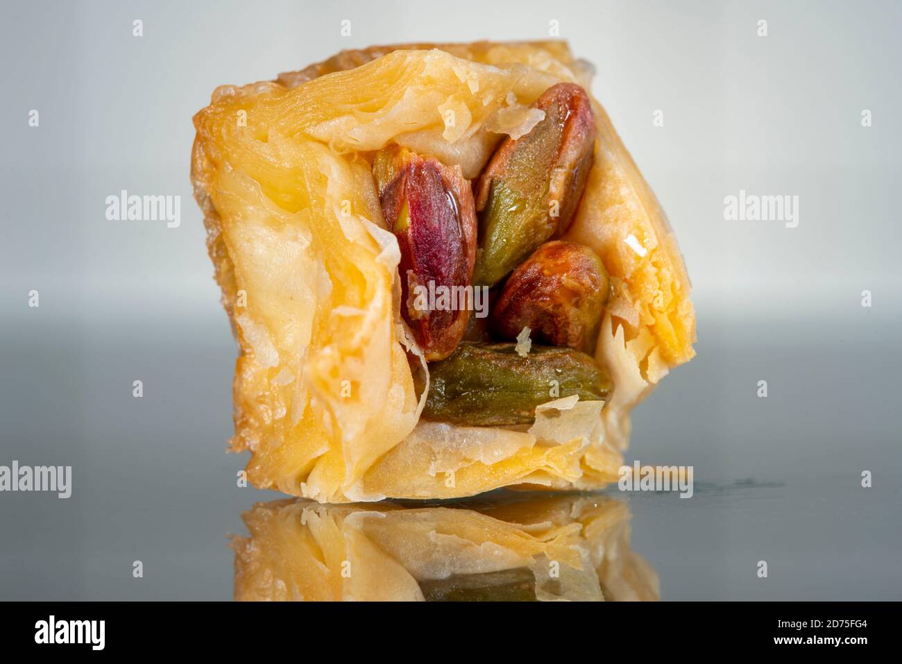 Syrian sweets hi-res stock photography and images - Alamy