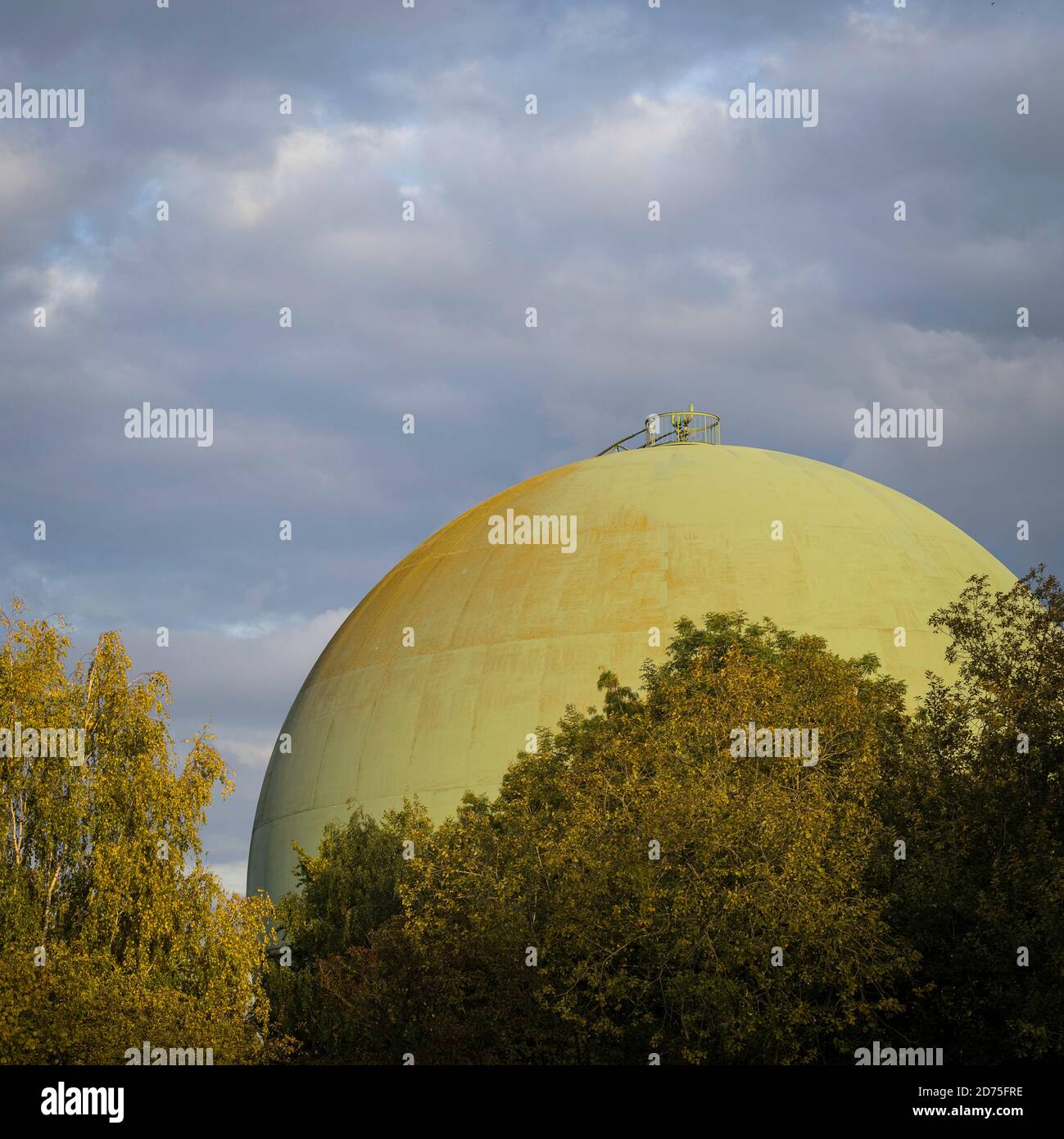Spherical tank hi-res stock photography and images - Alamy