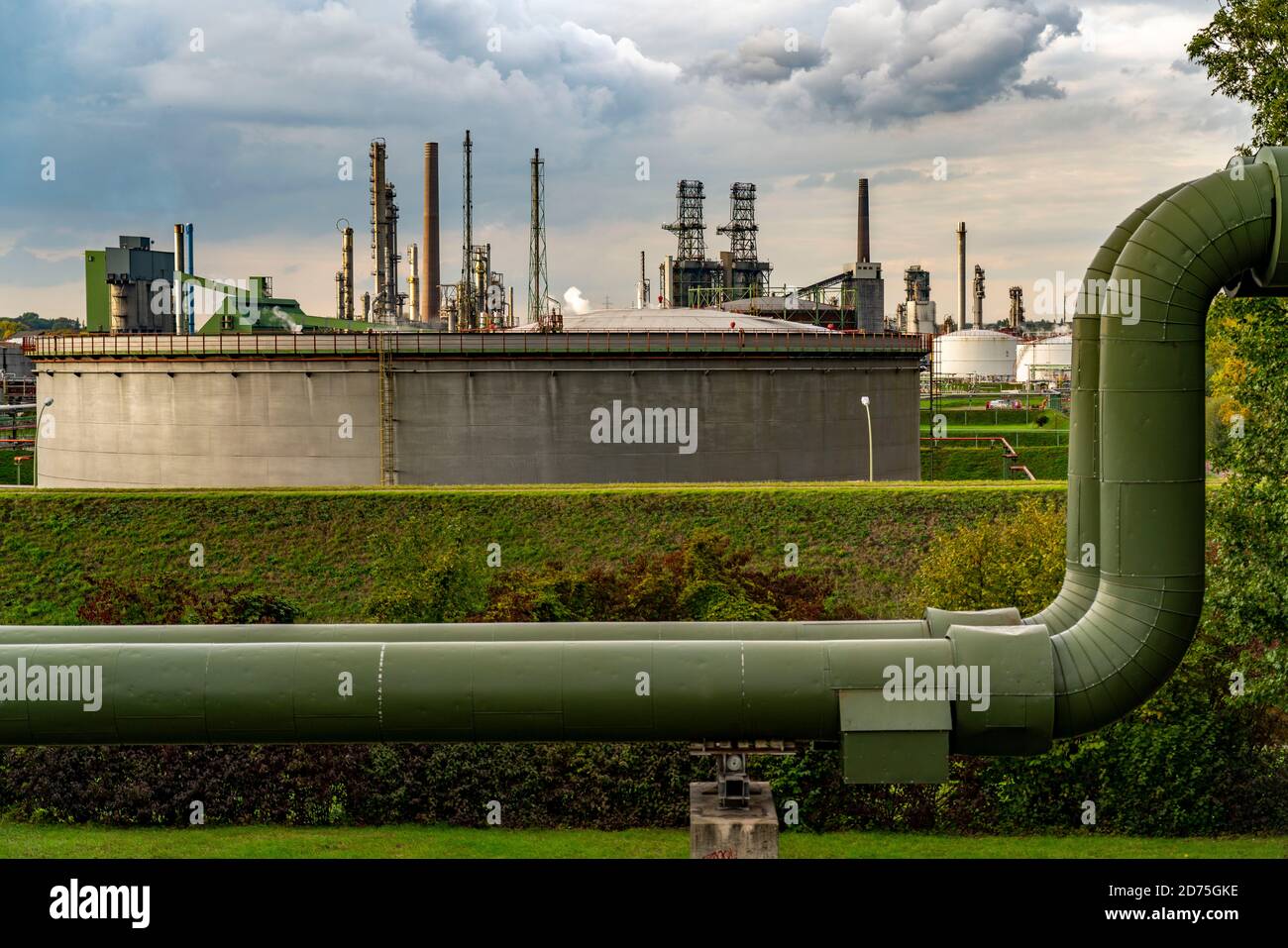 Refinery bp gelsenkirchen hi-res stock photography and images - Alamy