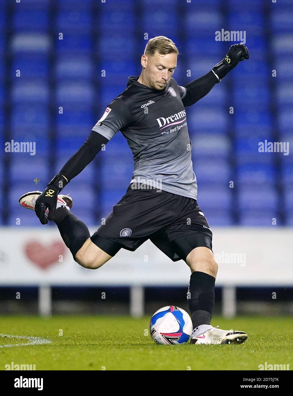 Wycombe wanderers goalkeeper ryan allsop hi-res stock photography and ...