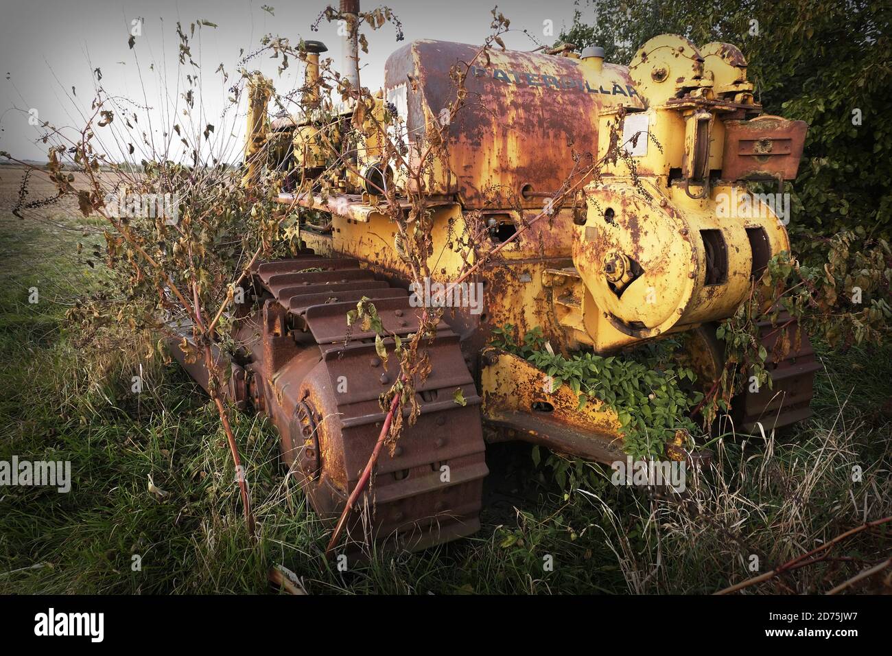 Abandoned heavy equipment hi-res stock photography and images - Alamy