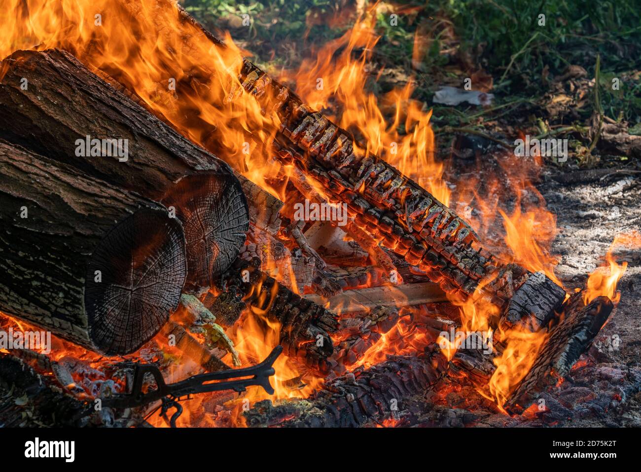 Piano on fire Stock Photo - Alamy