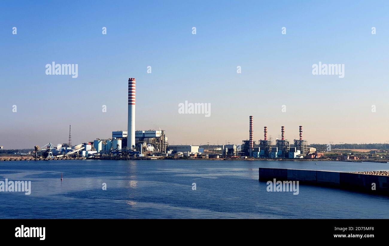 Industrial smokestacks hi-res stock photography and images - Alamy