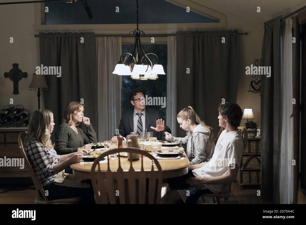 CLOUDS, from left: Vivien Endicott Douglas, Neve Campbell, Tom Everett ...