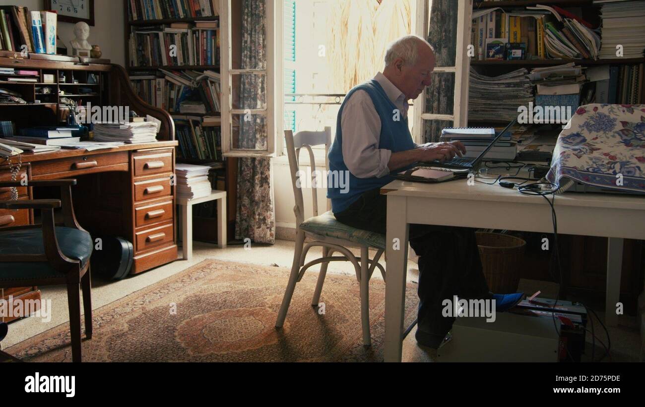 THIS IS NOT A MOVIE, foreign correspondent Robert Fisk in his home ...