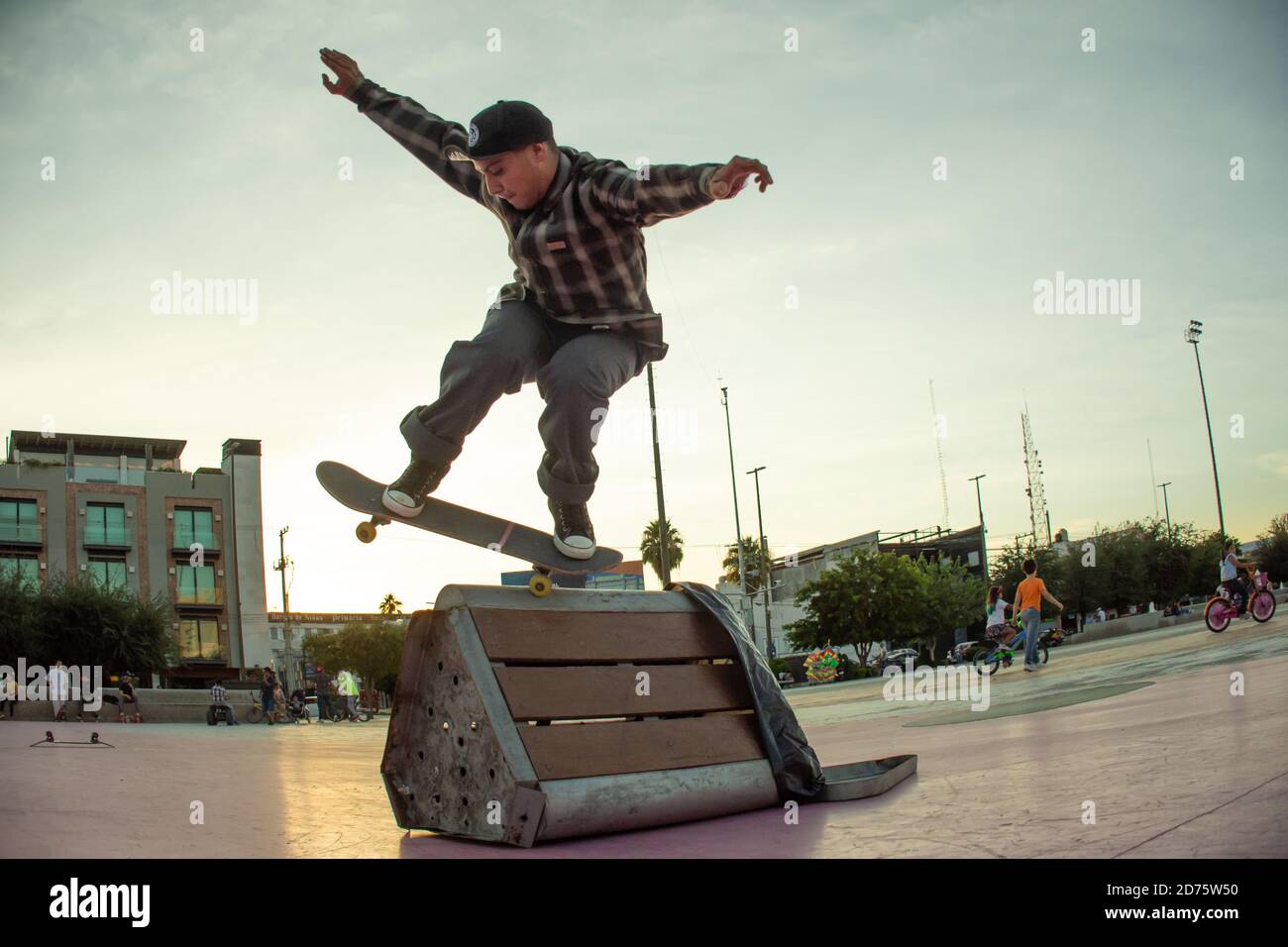 Baggy clothing hi-res stock photography and images - Alamy
