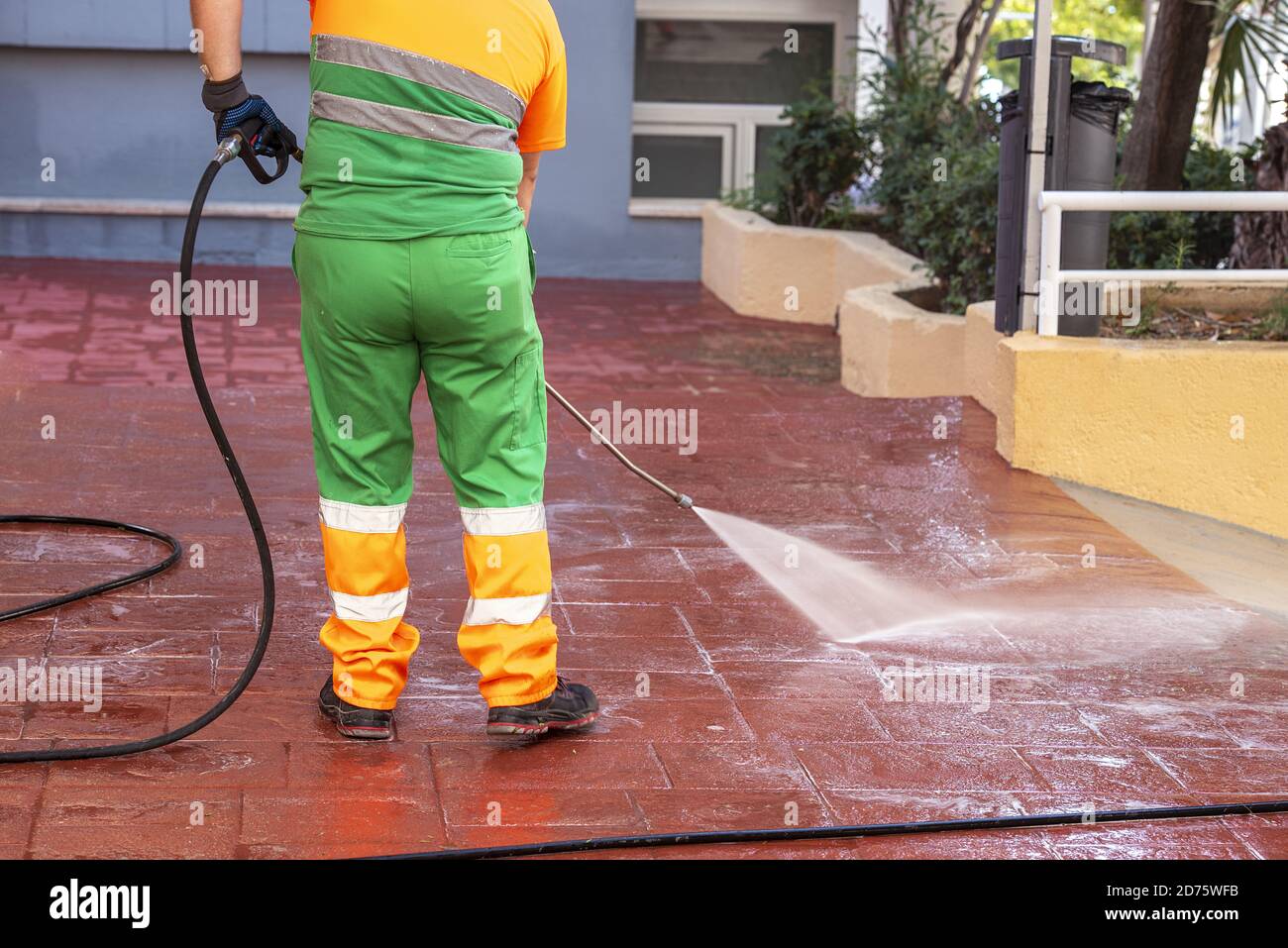 Man cleaning gun hi-res stock photography and images - Alamy