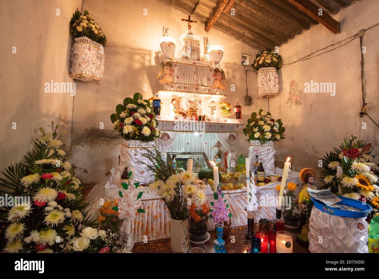 Altars mexico hi-res stock photography and images - Alamy