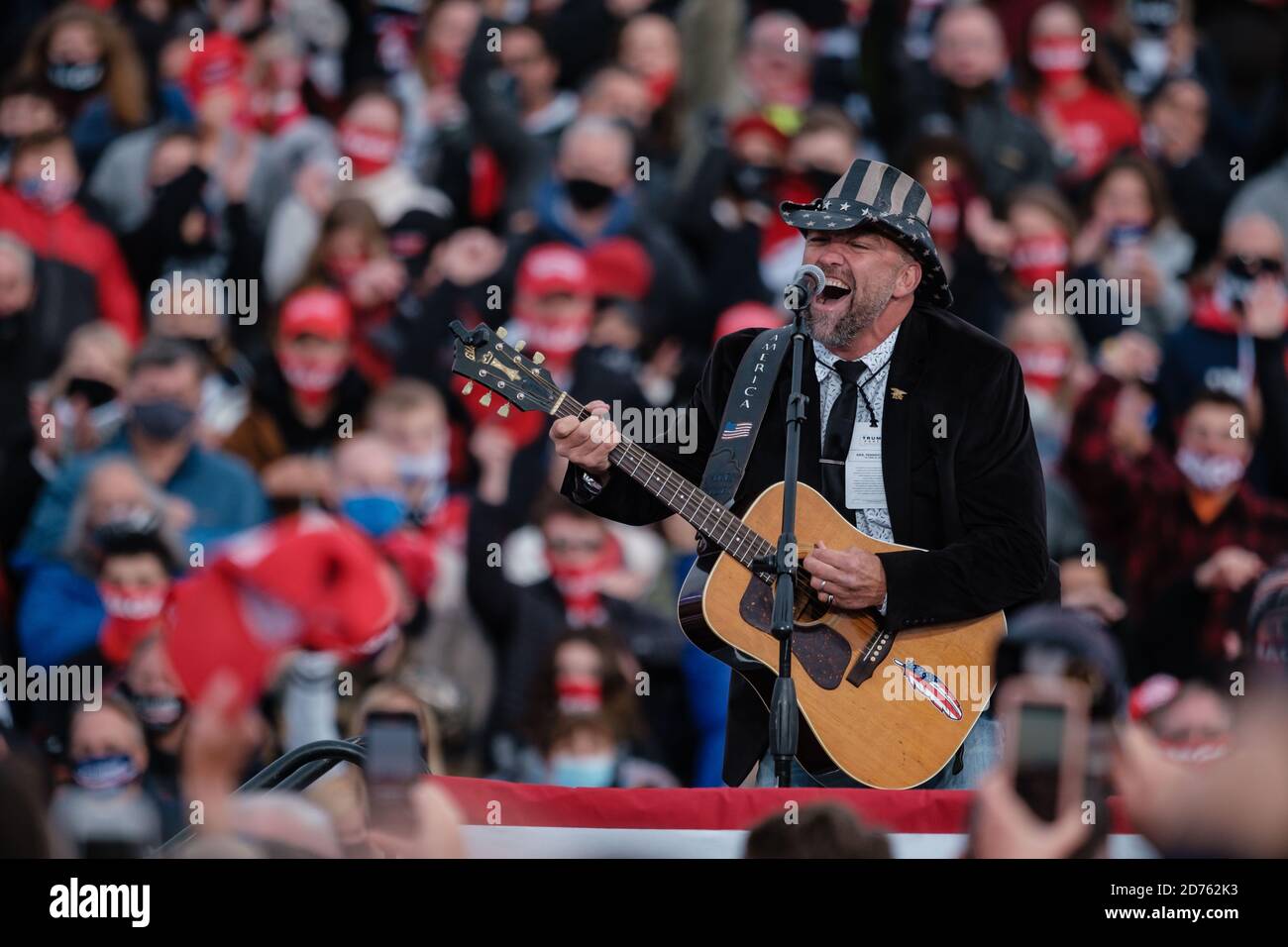 Erie, Pennsylvania, USA. 20th Oct, 2020. JAKE BANTA of Jakes Blues Band ...