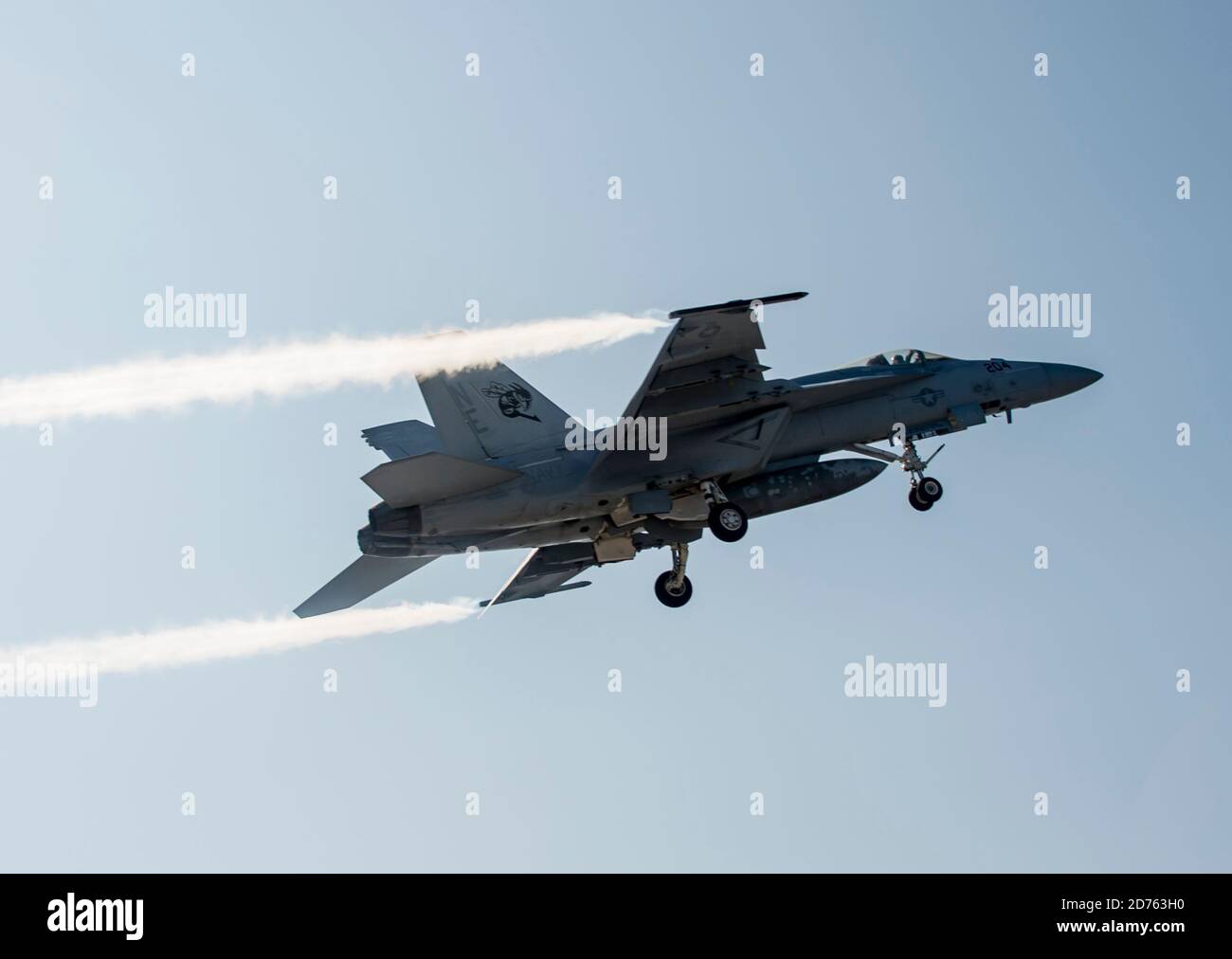 200916-N-NH431-2151 PACIFIC OCEAN (Sept. 16, 2020) An F/A-18E Super ...