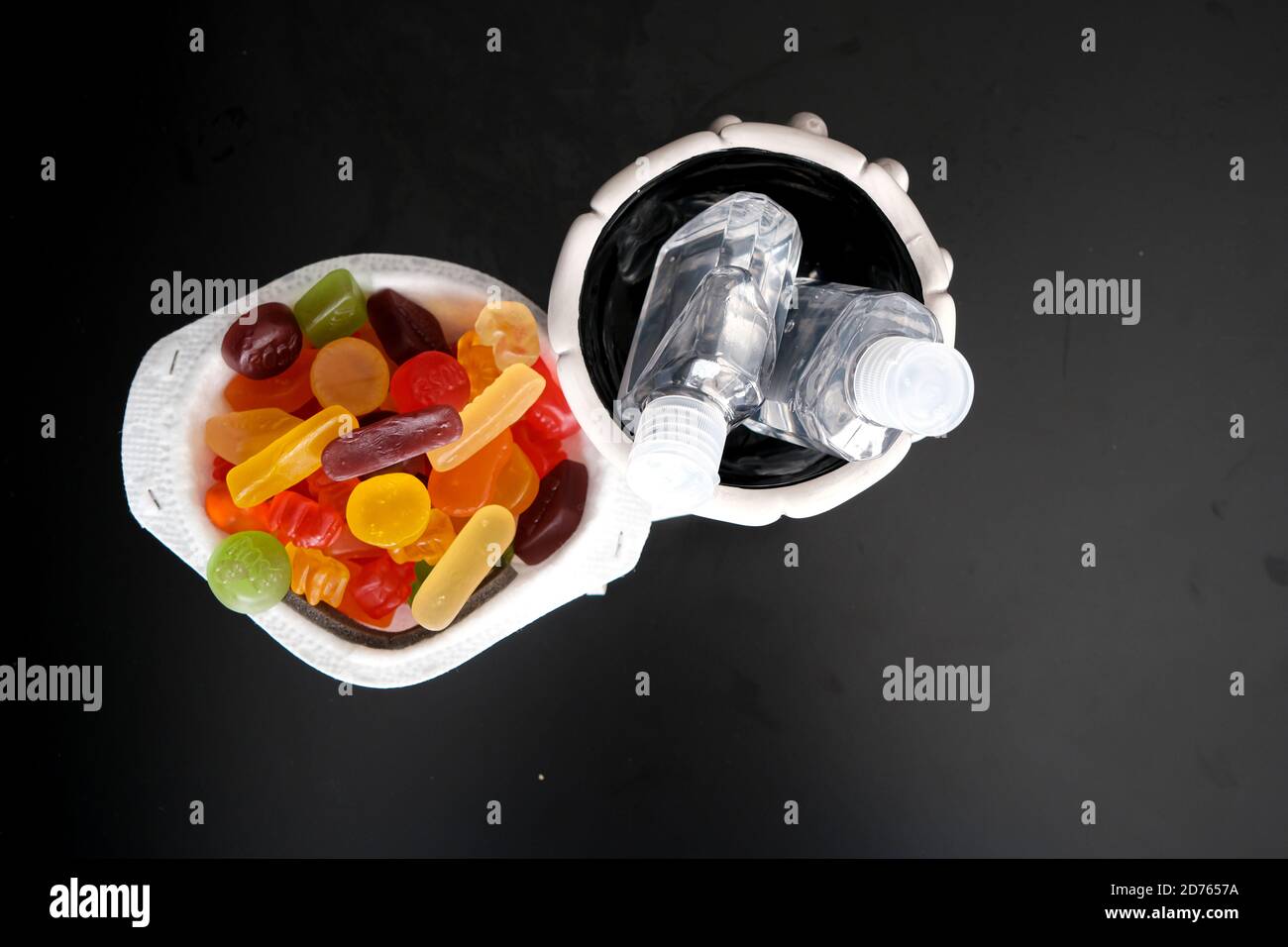 Skull candy hi-res stock photography and images - Alamy