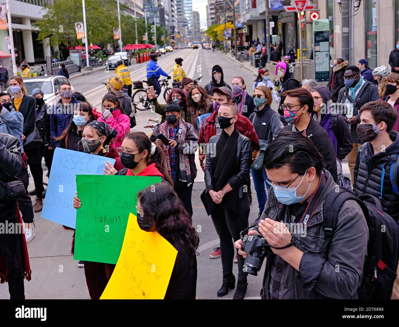 Atlantic Canada native Mikmaq fishers protest in Toronto Stock Photo ...