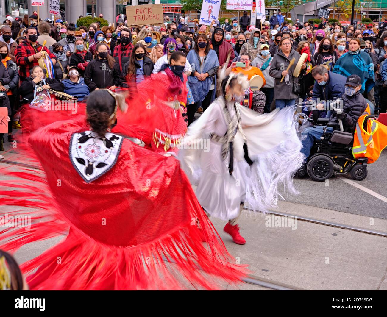 Atlantic Canada native Mikmaq fishers protest in Toronto Stock Photo ...
