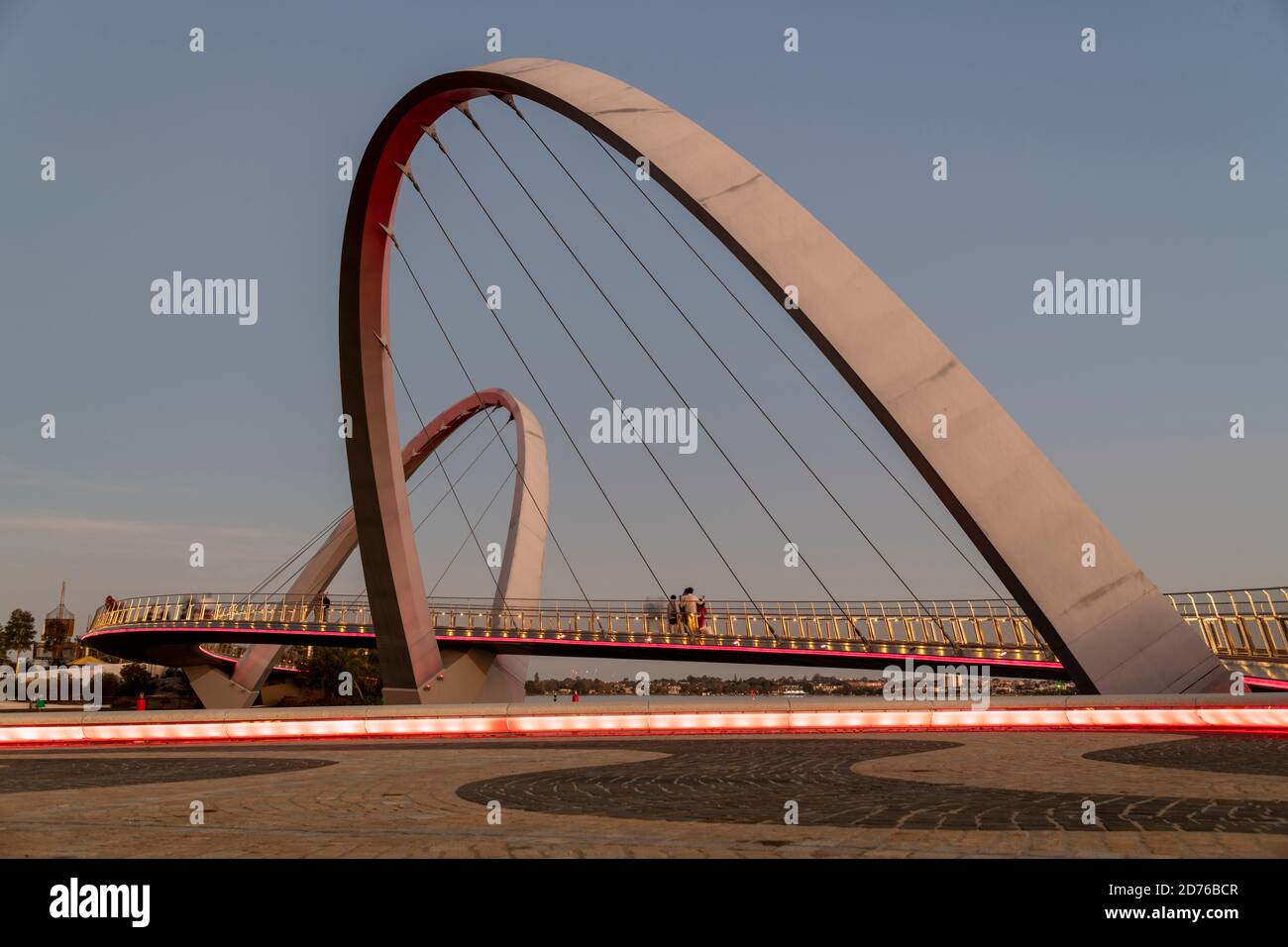Elizabeth quay pedestrian bridge hi-res stock photography and images ...