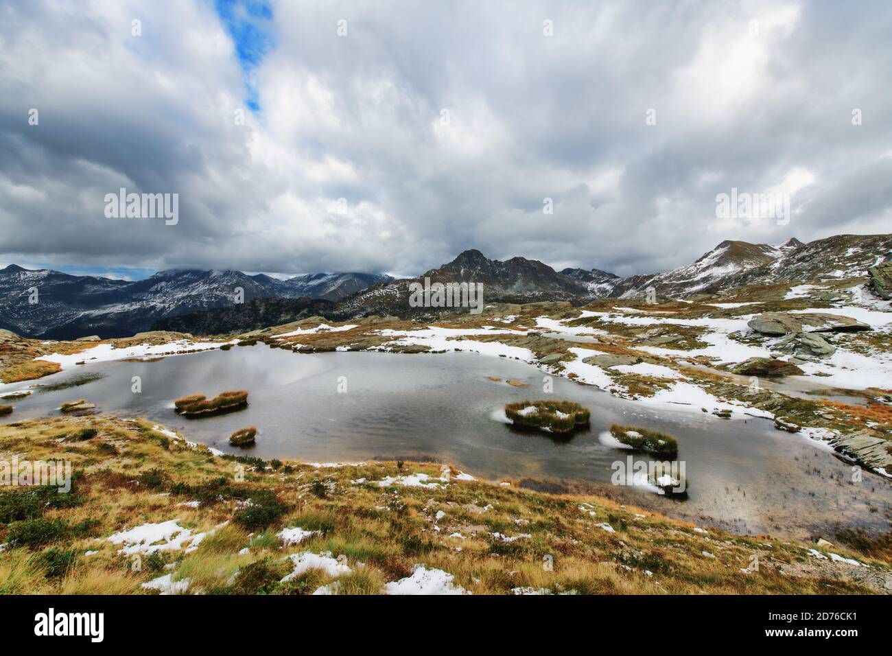 First lake in valley hi-res stock photography and images - Alamy