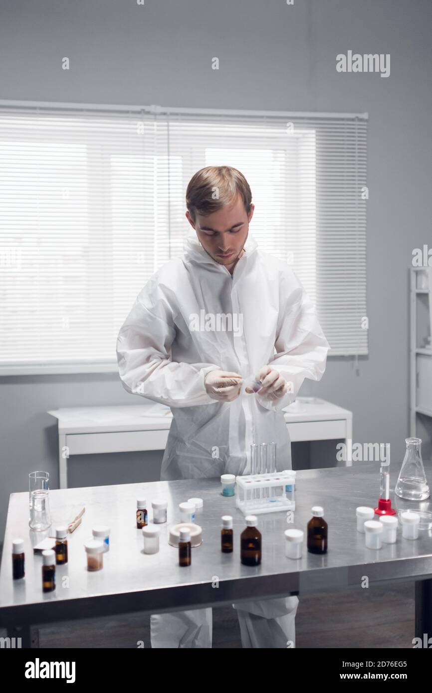 Pcr tray hi-res stock photography and images - Alamy