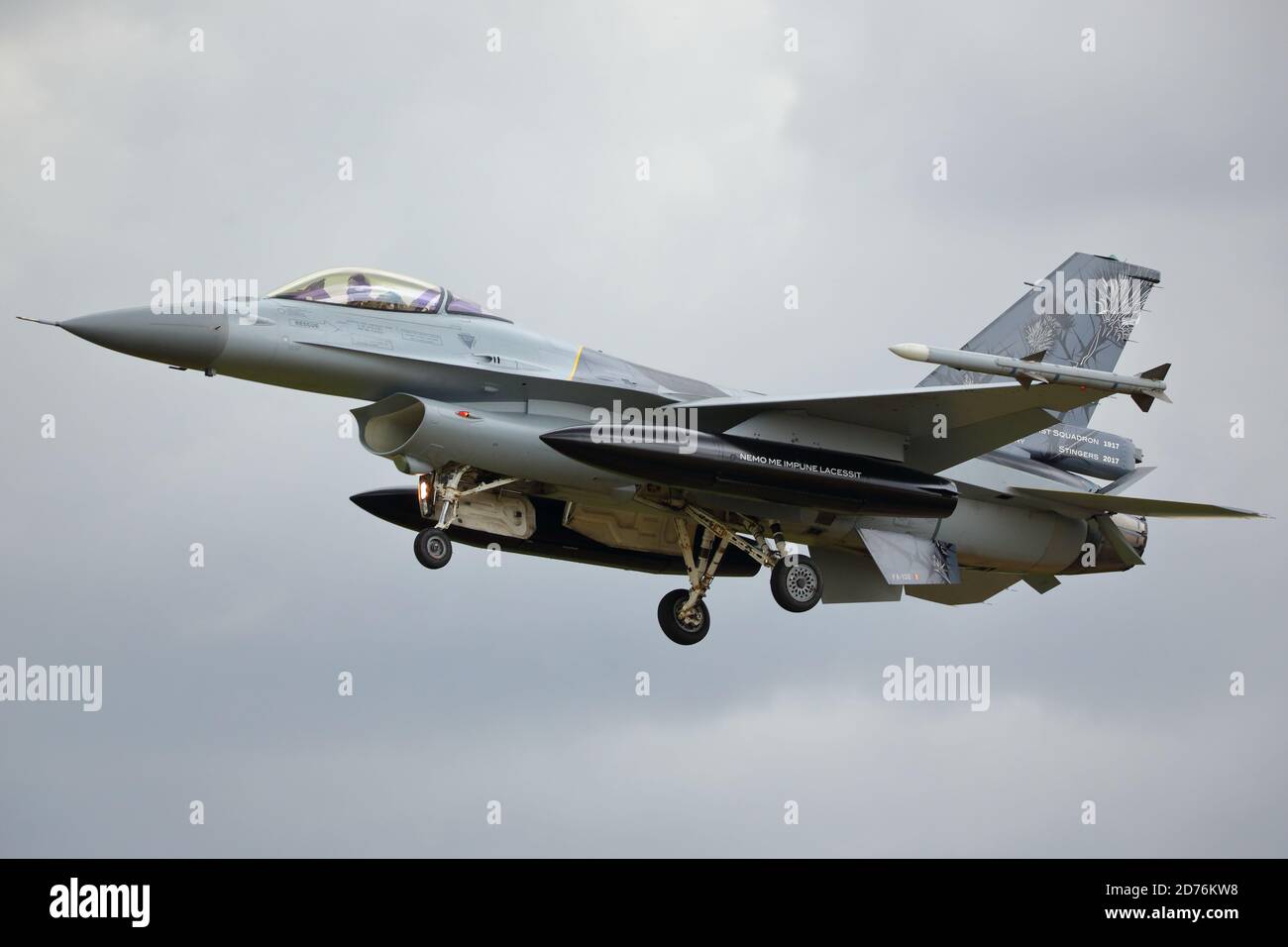 American Lockheed Martin F-16 Fighting Falcon landing at RAF Fairford ...