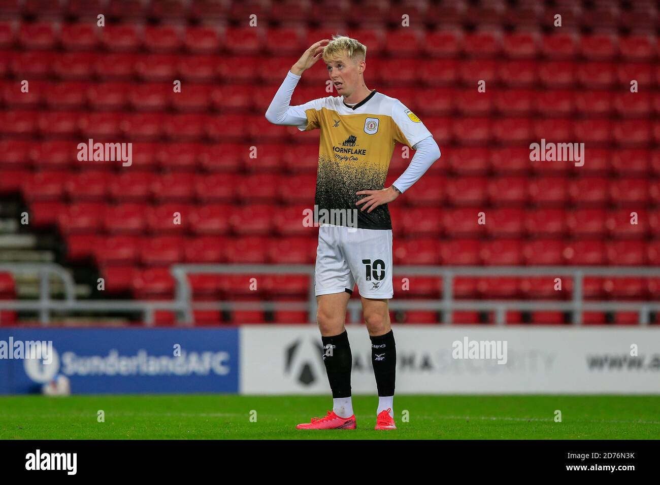 Charlie Kirk (10) of Crewe Alexandra in action Stock Photo - Alamy
