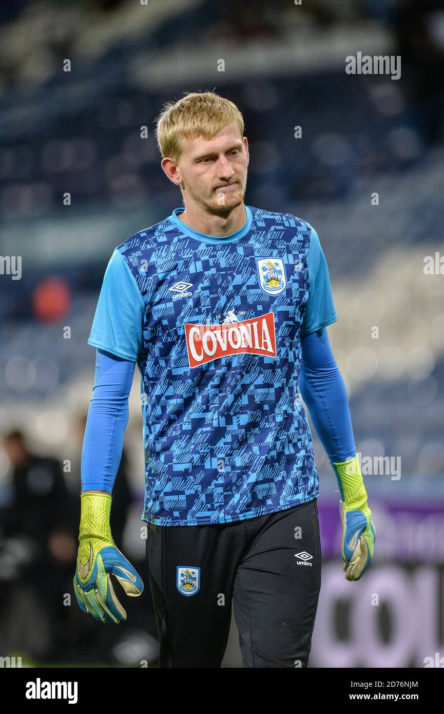 Ryan Schofield (31) of Huddersfield Town during warm up Stock Photo - Alamy
