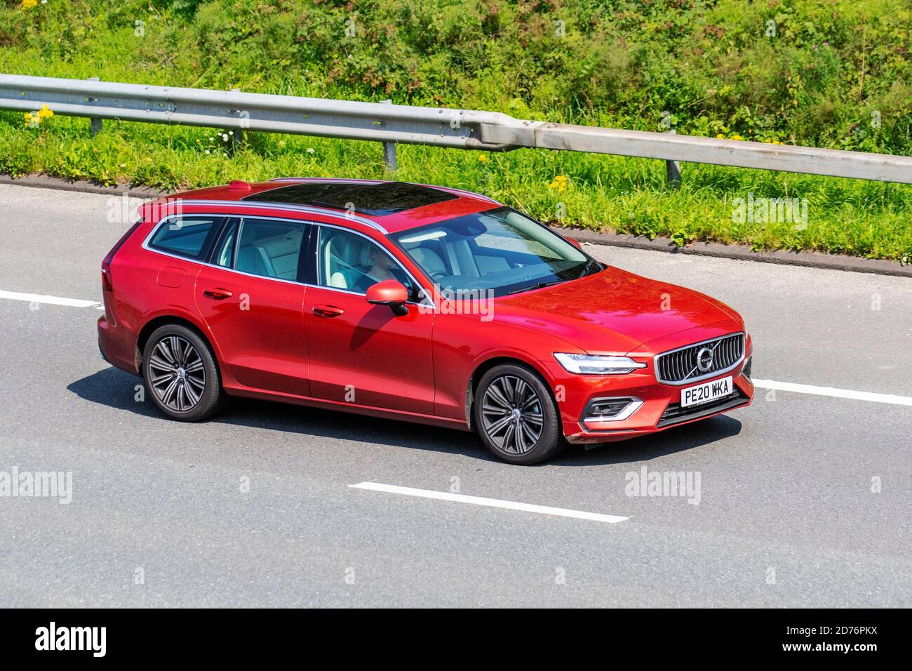 Volvo v60 r design nav cars hi-res stock photography and images - Alamy