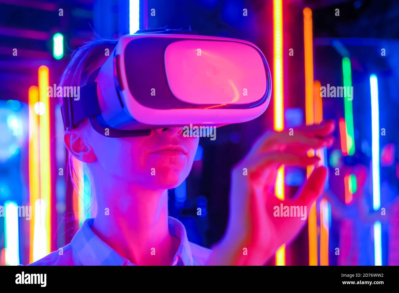 Virtual reality projector light hi-res stock photography and images - Alamy