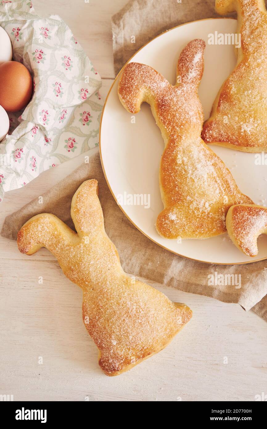 Plate homemade easter cookies hi-res stock photography and images - Alamy