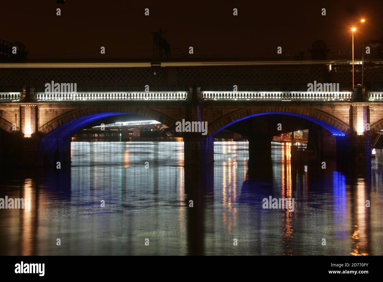 Glasgow, Scotland, UK.. Bridges over the River Clyde at night time ...