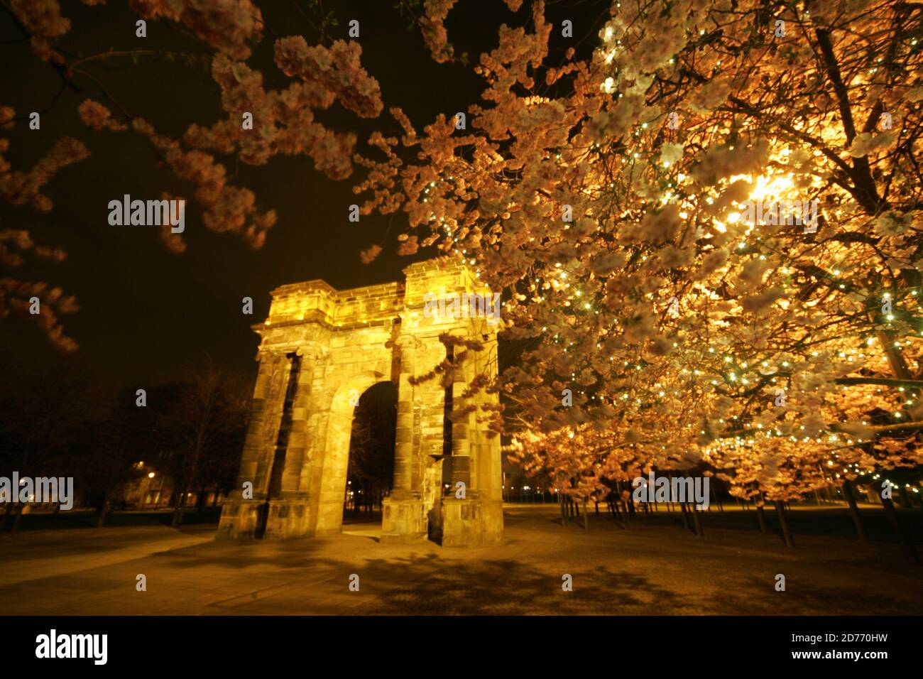 Glasgow, Scotland, UK.. Archway entrance to Glasgow Green Stock Photo ...