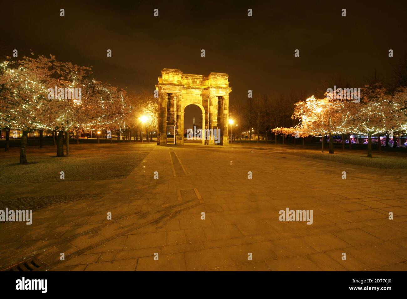 Glasgow, Scotland, UK.. Archway entrance to Glasgow Green Stock Photo ...