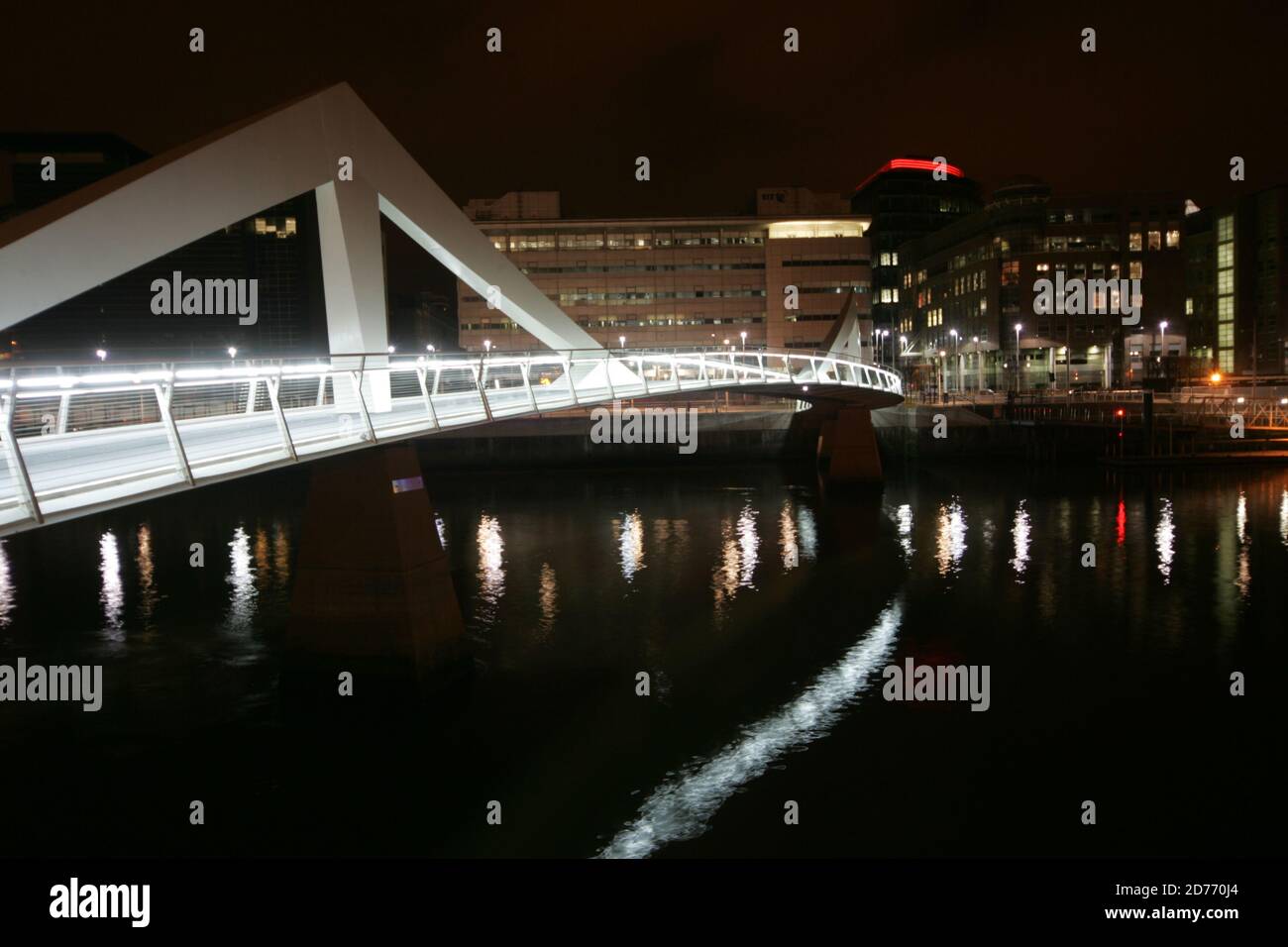 Glasgow, Scotland, UK.. Bridges over the River Clyde at night time ...