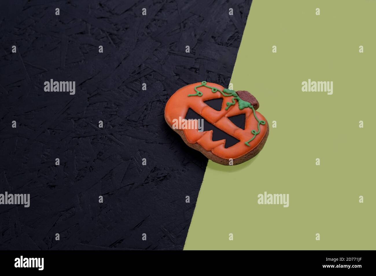 Halloween ginger cookies hi-res stock photography and images - Alamy