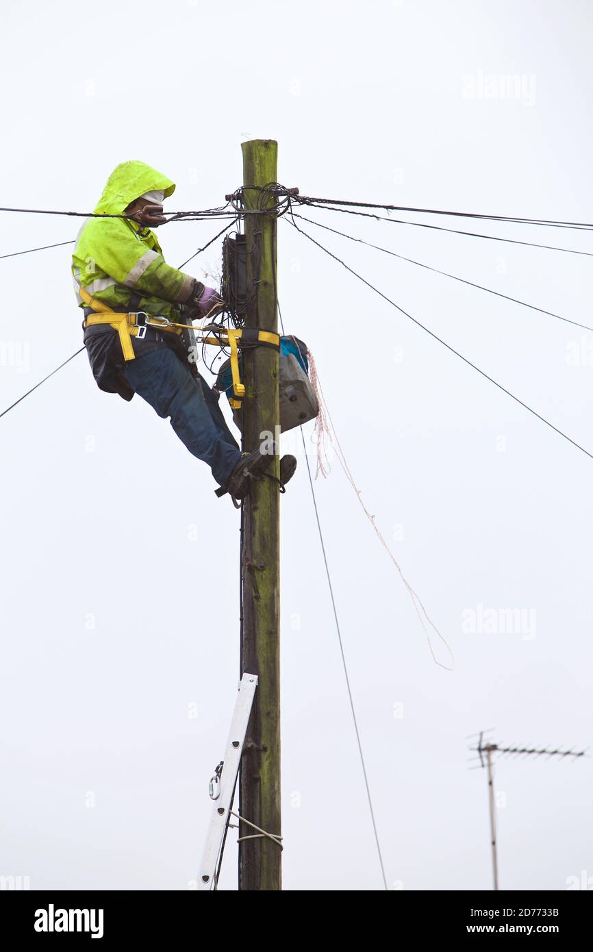 Telephone Pole Worker High Resolution Stock Photography and Images - Alamy