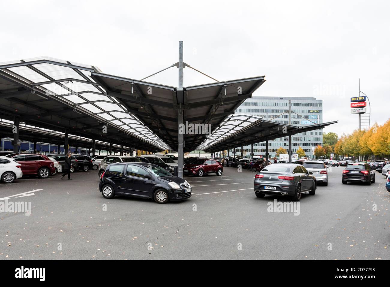 Headquarters of metro ag hi-res stock photography and images - Alamy