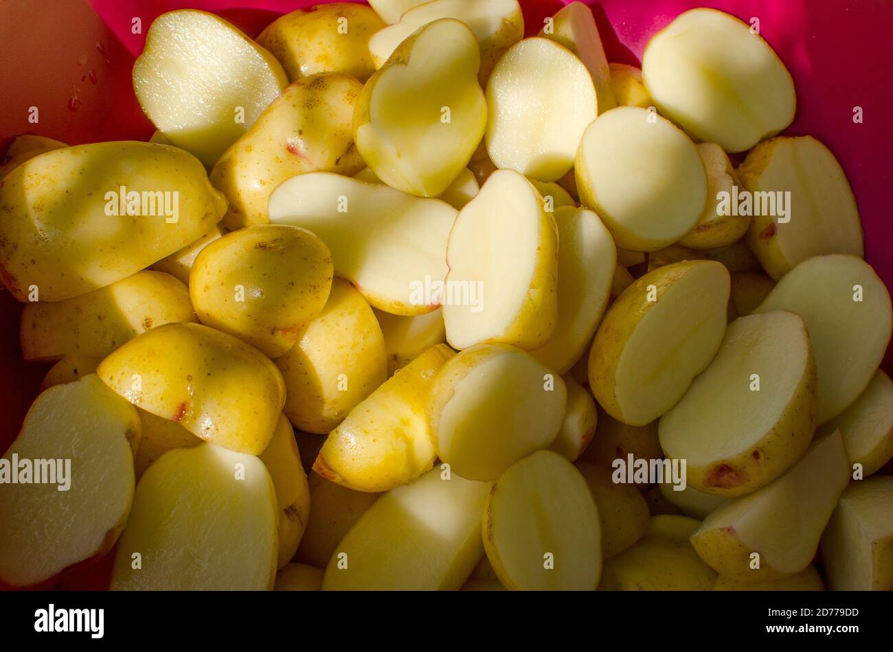 Potatoes pile in plastic hi-res stock photography and images - Alamy