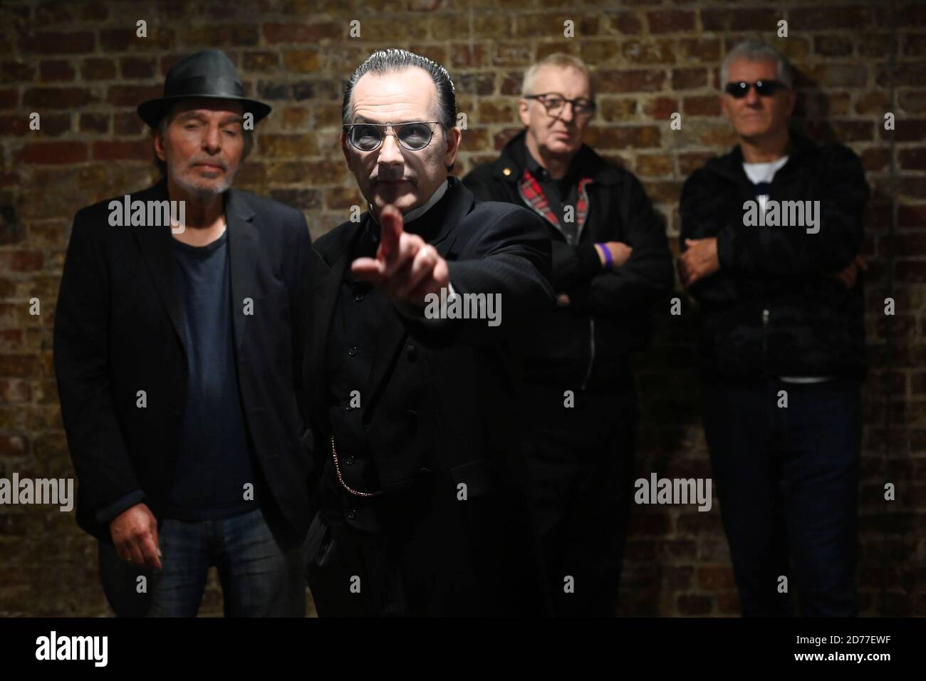 The damned band 1976 hi-res stock photography and images - Alamy