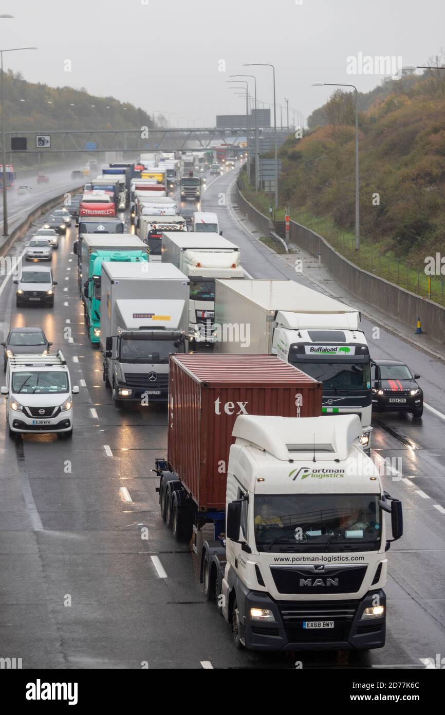 M25 Traffic Rain High Resolution Stock Photography and Images - Alamy