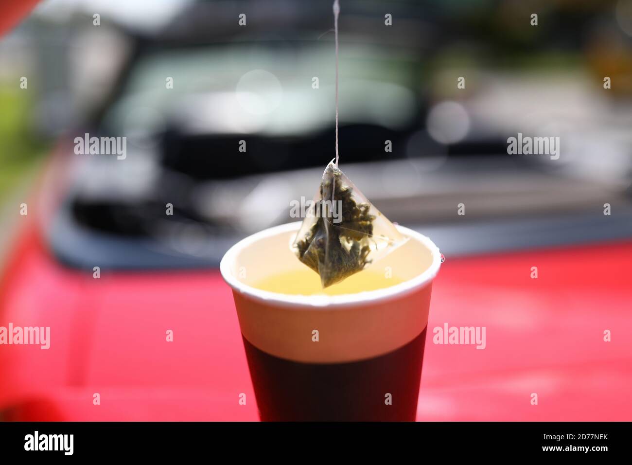 Remove tea bag hi-res stock photography and images - Alamy