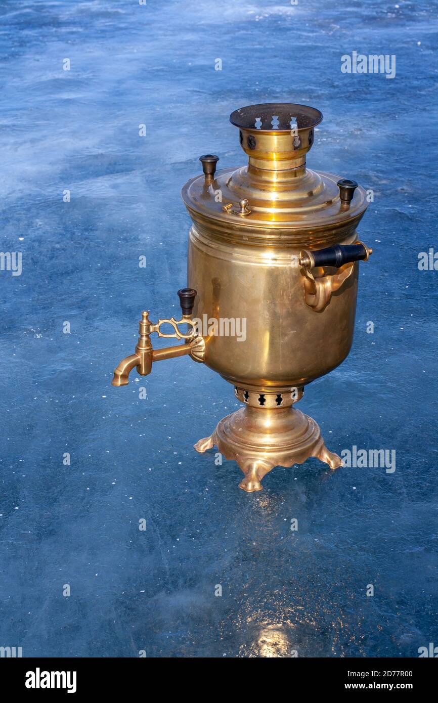 Crystal samovar hi-res stock photography and images - Alamy