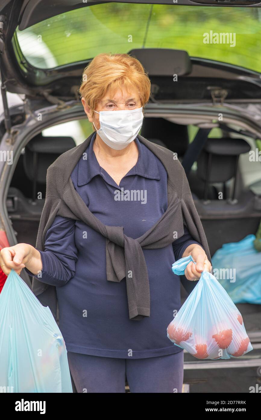 Garbage handing hi-res stock photography and images - Alamy