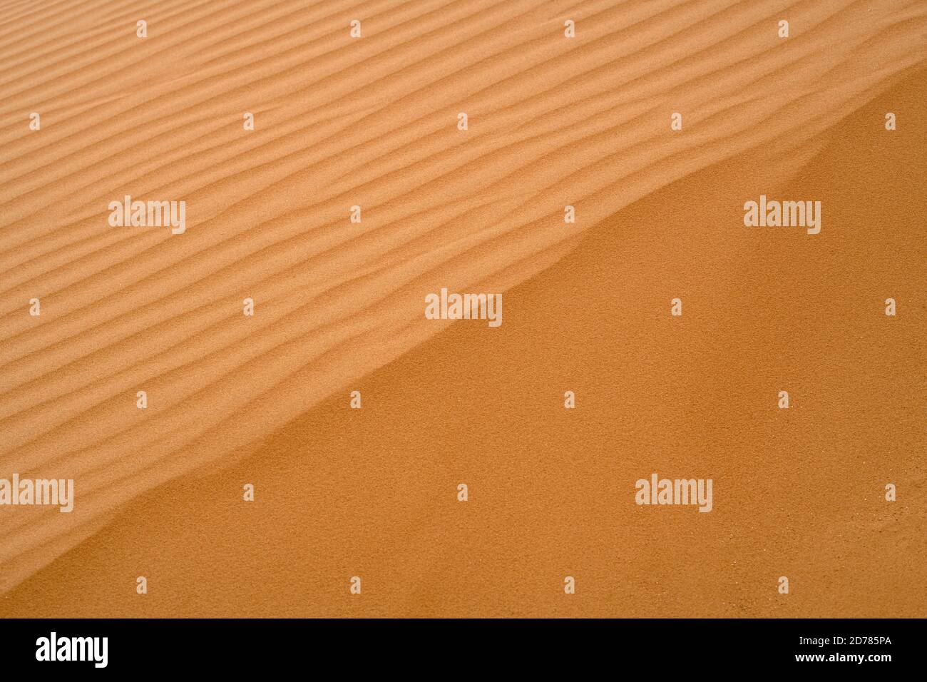 wind shaped Desert sand dune Stock Photo - Alamy