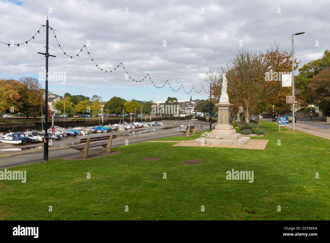 Kingsbridge town centre hi-res stock photography and images - Alamy
